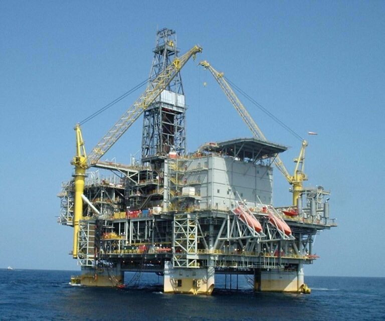 Types Of Drilling Rigs In Oil & Gas - Drilling Manual