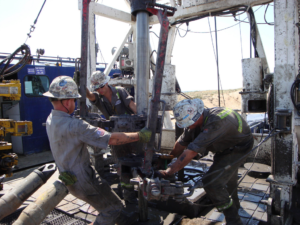 Drilling Rig Floorhand: A Day in the Life - Drilling Manual